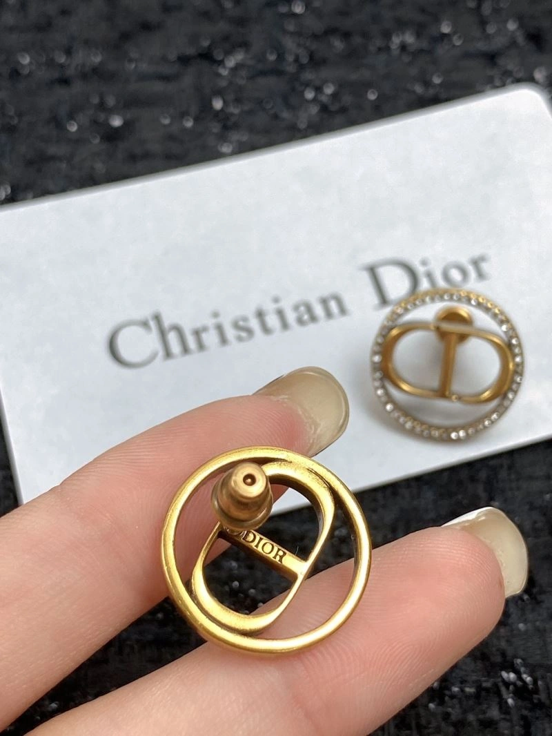 High accuracy Christian Dior Earrings