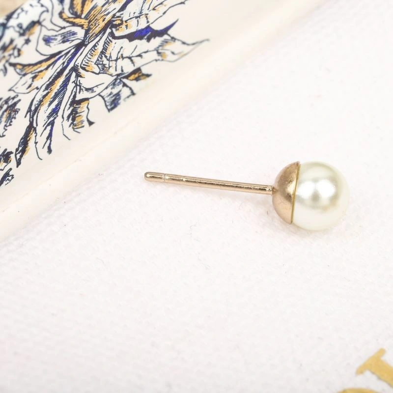 Top match Christian Dior Earrings