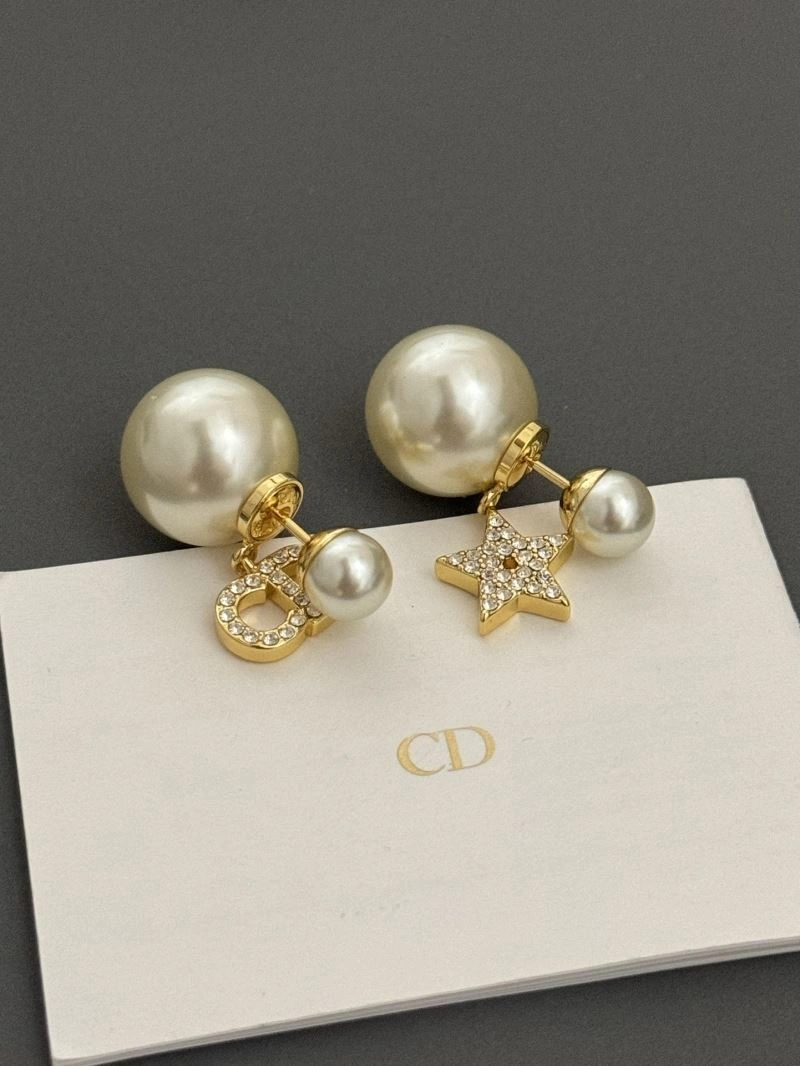 Accurate model Christian Dior Earrings