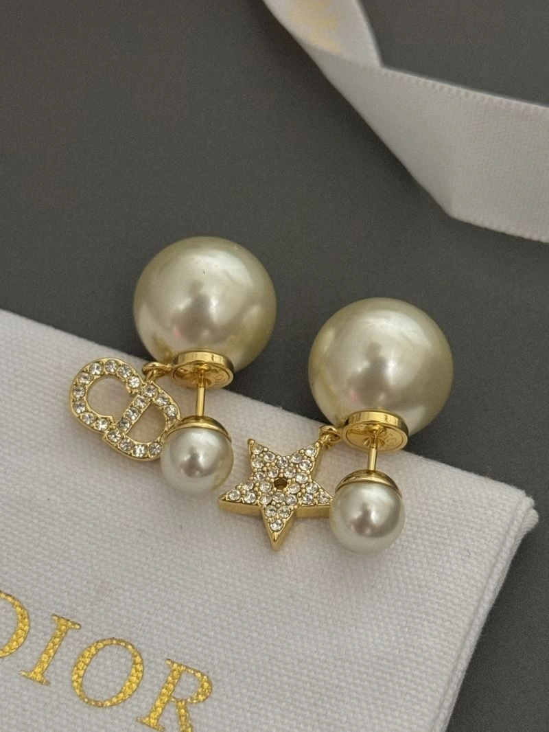 Accurate model Christian Dior Earrings