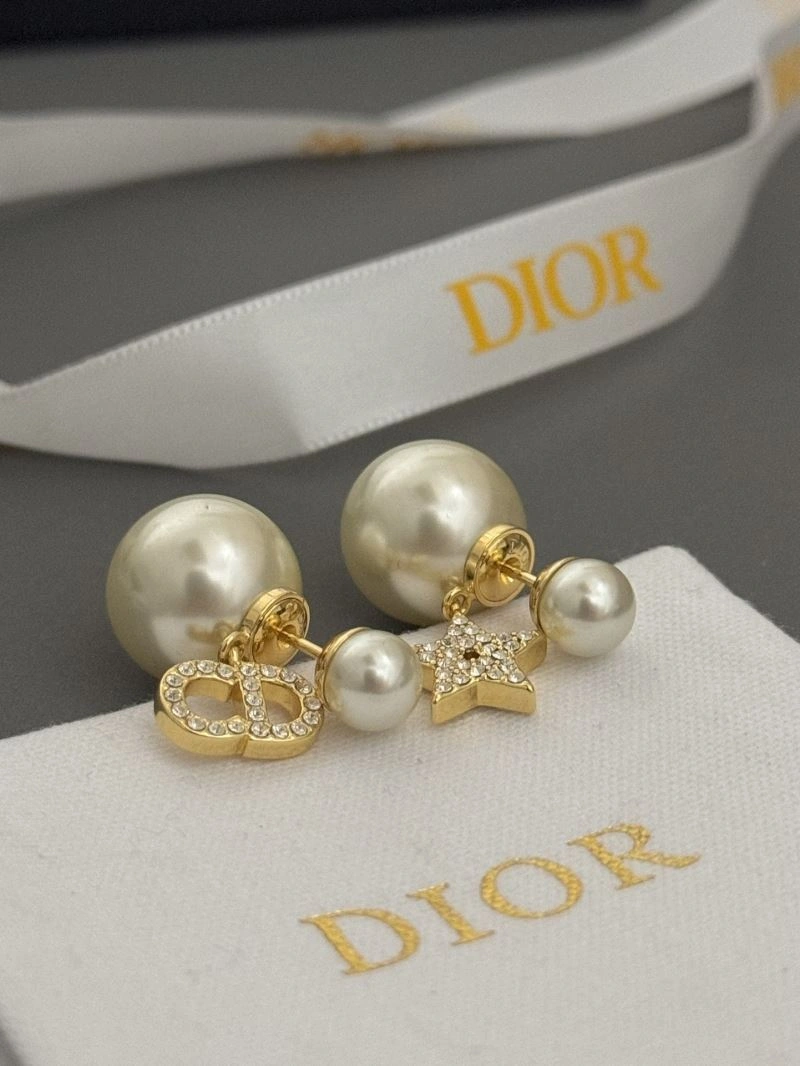 Accurate model Christian Dior Earrings