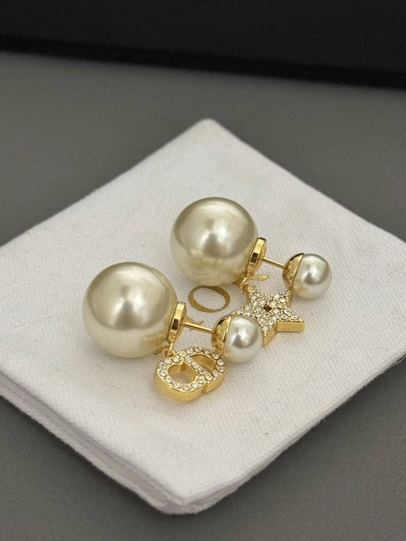 Accurate model Christian Dior Earrings