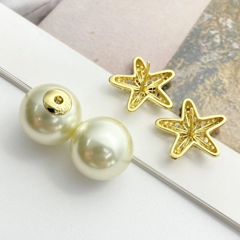Top match Christian Dior Earrings