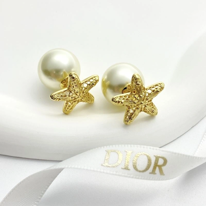 Top match Christian Dior Earrings