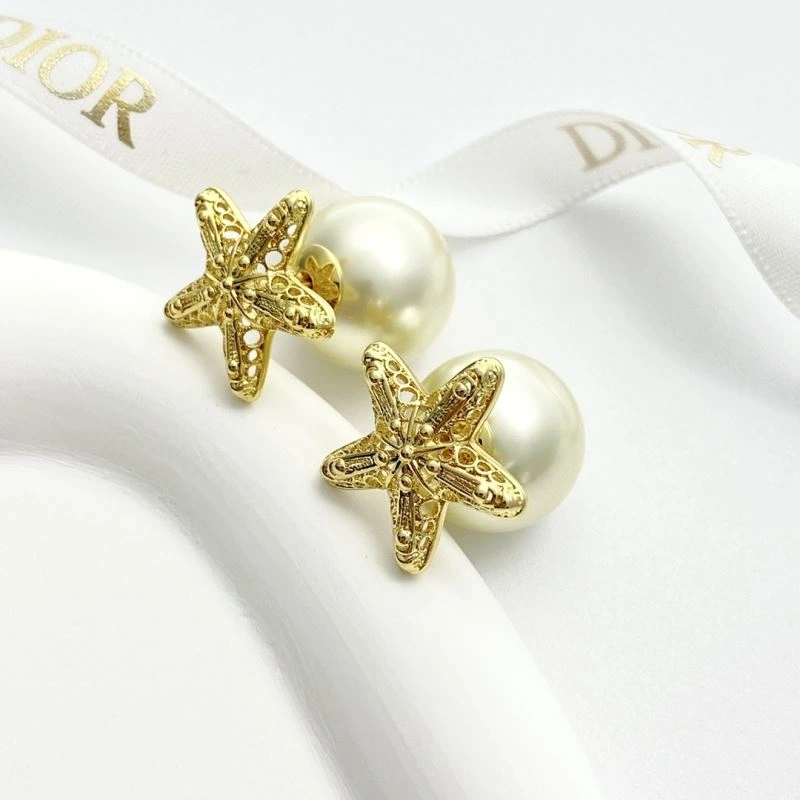 Top match Christian Dior Earrings