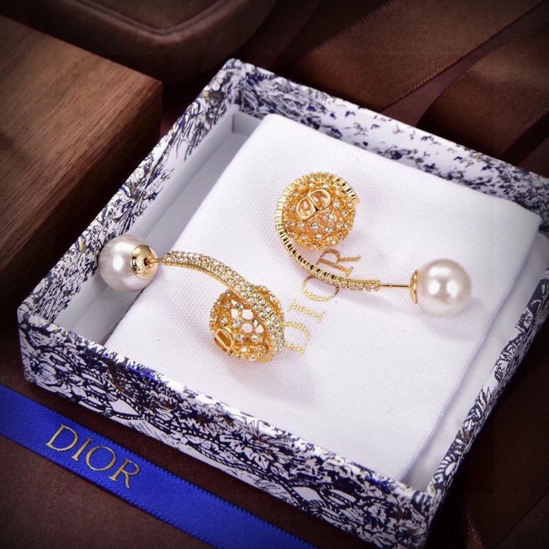 Low-cost Christian Dior Earrings