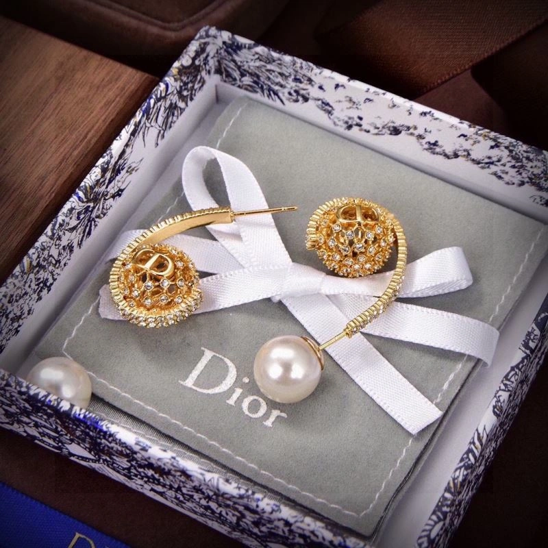 Low-cost Christian Dior Earrings