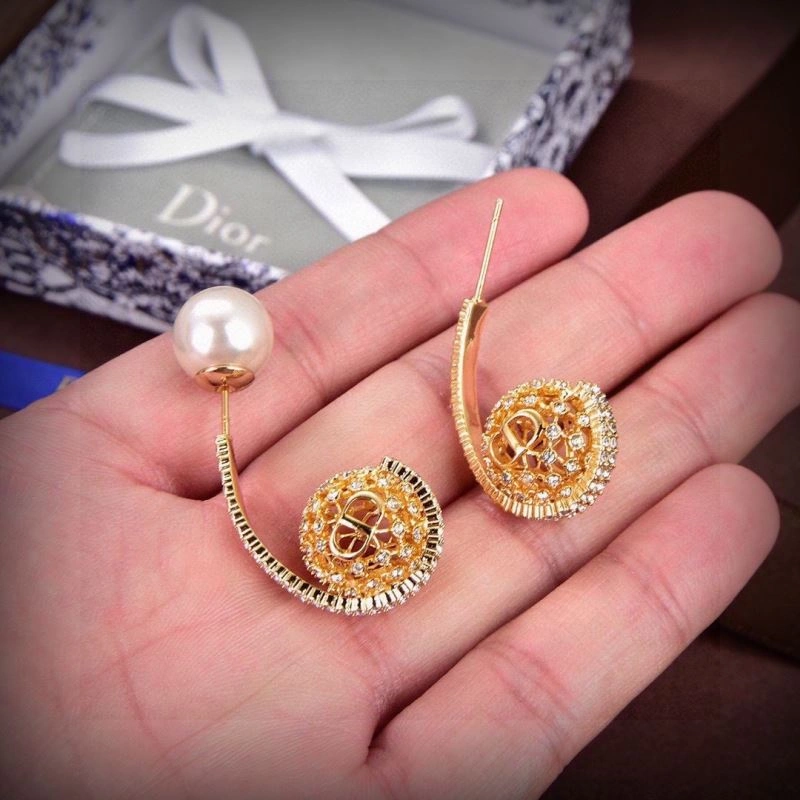 Low-cost Christian Dior Earrings