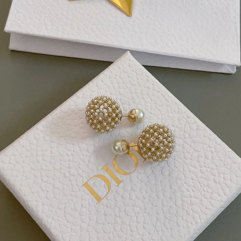 Low-cost Christian Dior Earrings