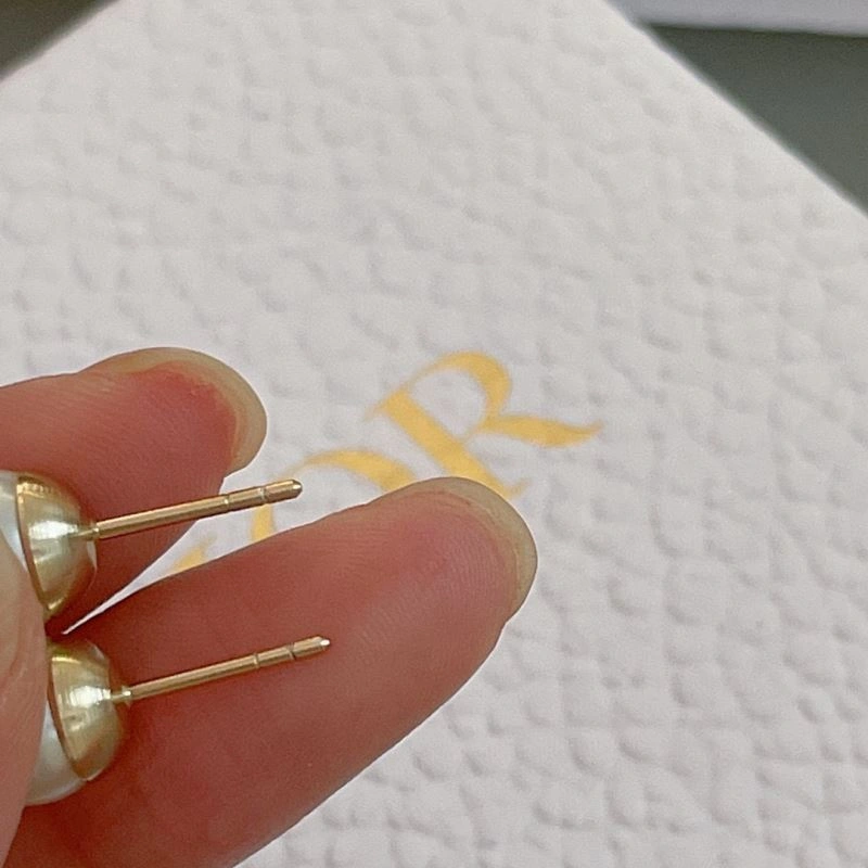 Low-cost Christian Dior Earrings