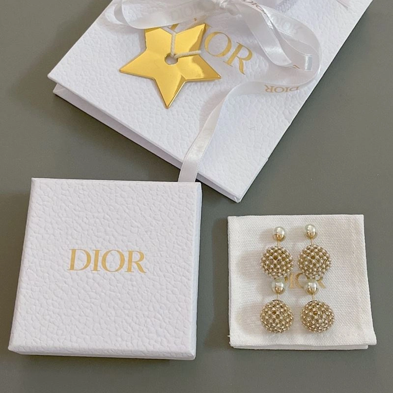 Low-cost Christian Dior Earrings