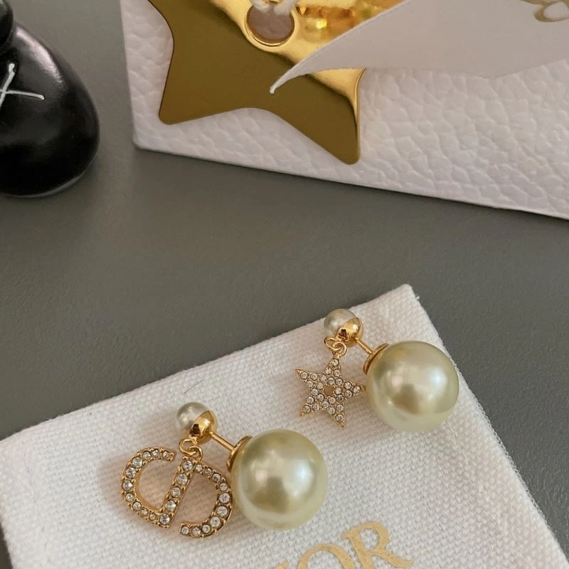 Cut-rate Christian Dior Earrings