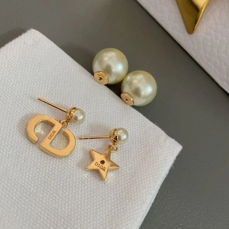 Cut-rate Christian Dior Earrings