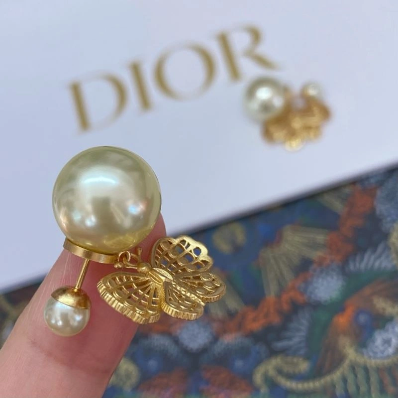 Low-cost Christian Dior Earrings