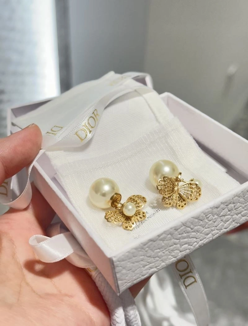 Low-cost Christian Dior Earrings