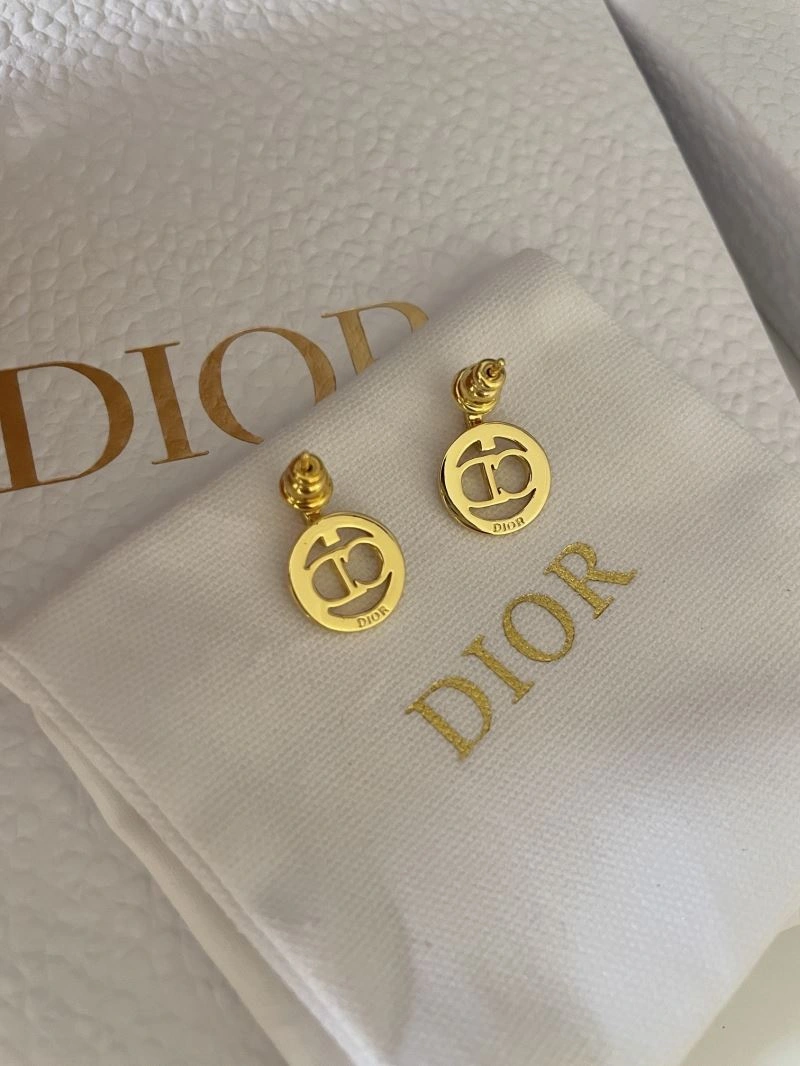 Top match Christian Dior Earrings