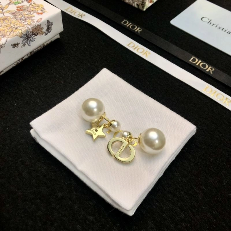 Bargain Christian Dior Earrings