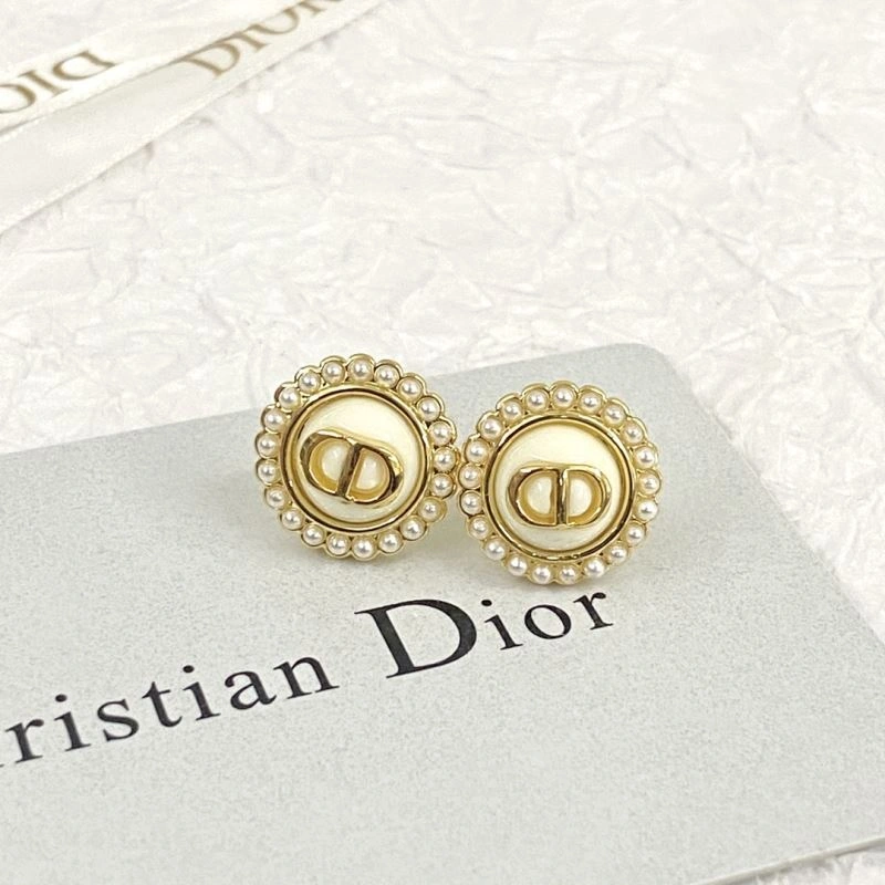Top match Christian Dior Earrings