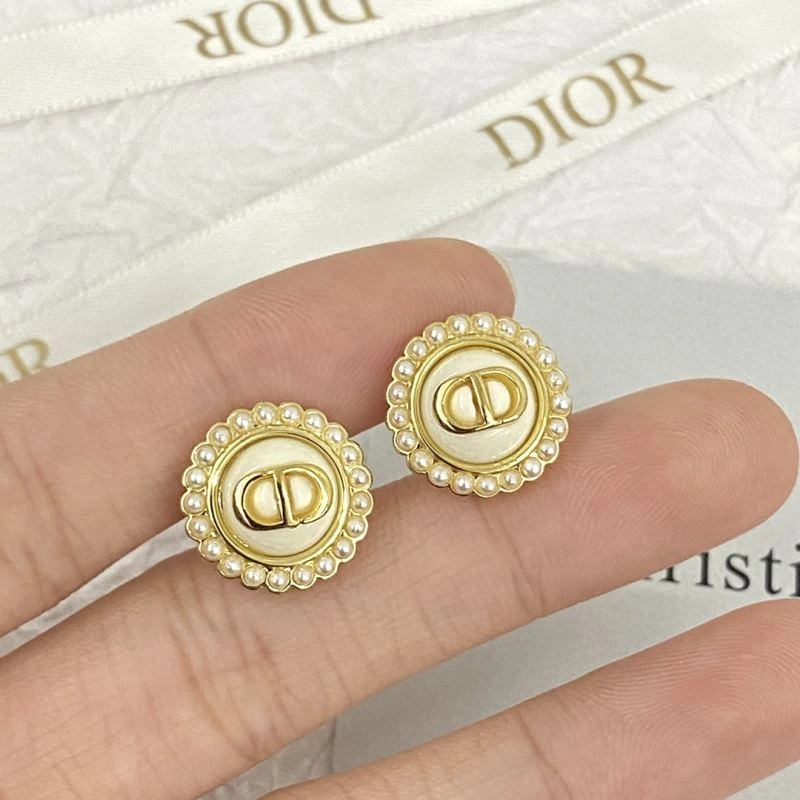 Top match Christian Dior Earrings
