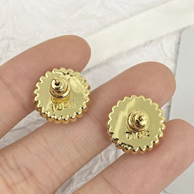 Top match Christian Dior Earrings