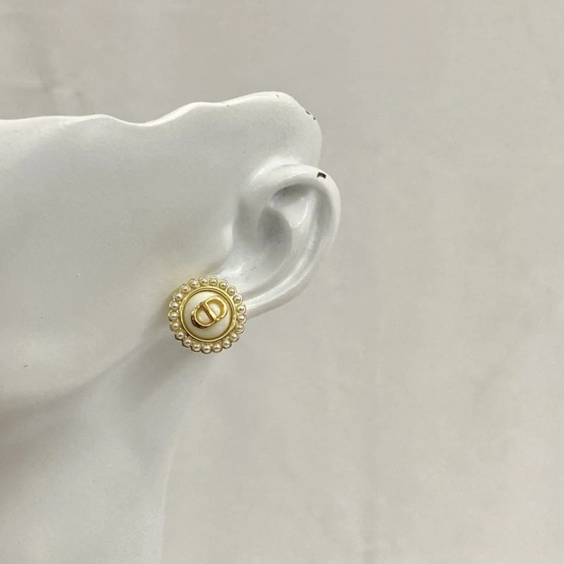 Top match Christian Dior Earrings