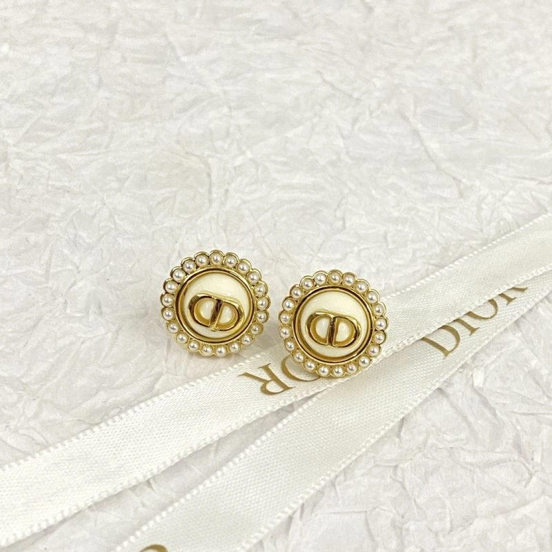 Top match Christian Dior Earrings