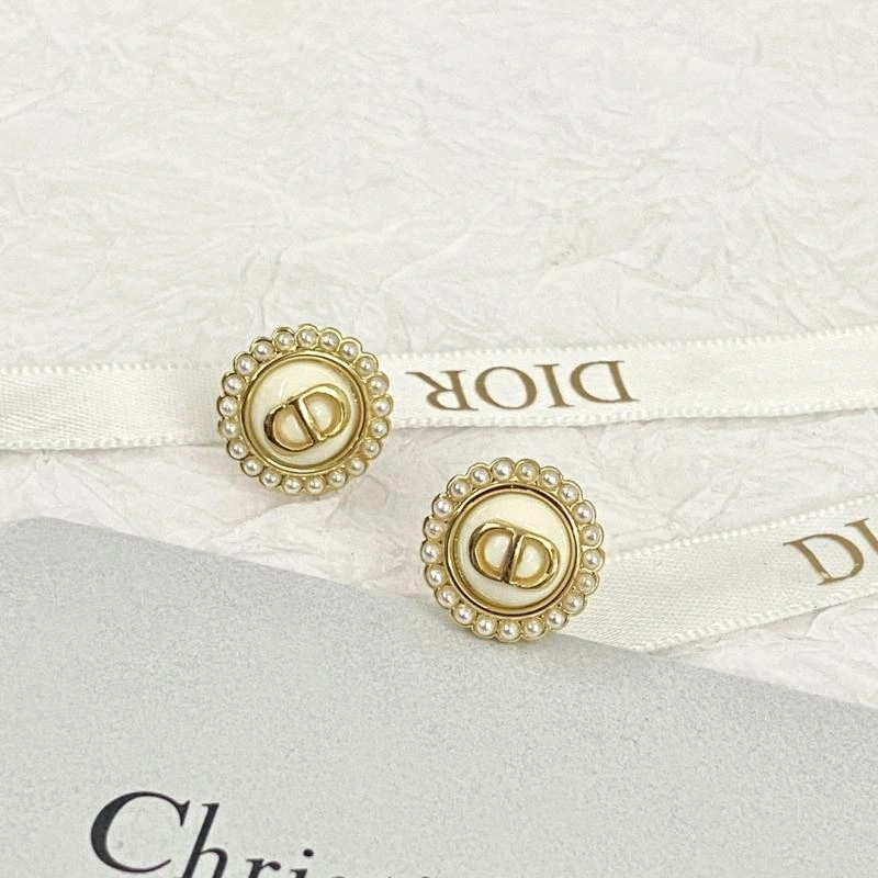 Top match Christian Dior Earrings