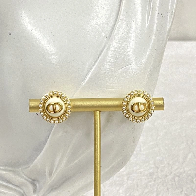 Top match Christian Dior Earrings