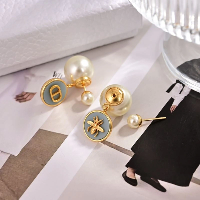 Accurate model Christian Dior Earrings