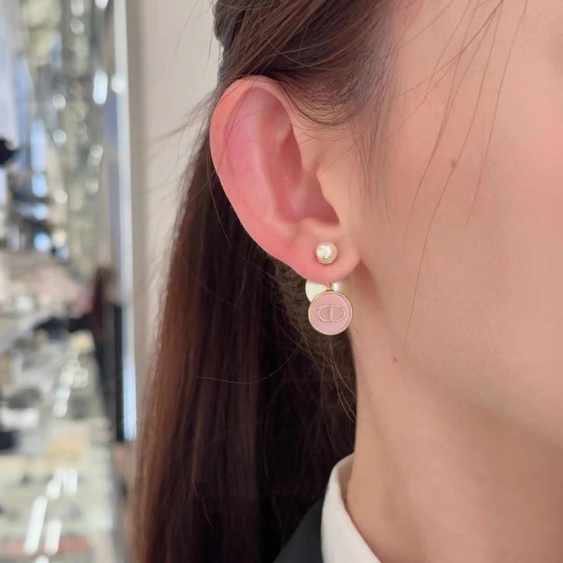 Accurate model Christian Dior Earrings