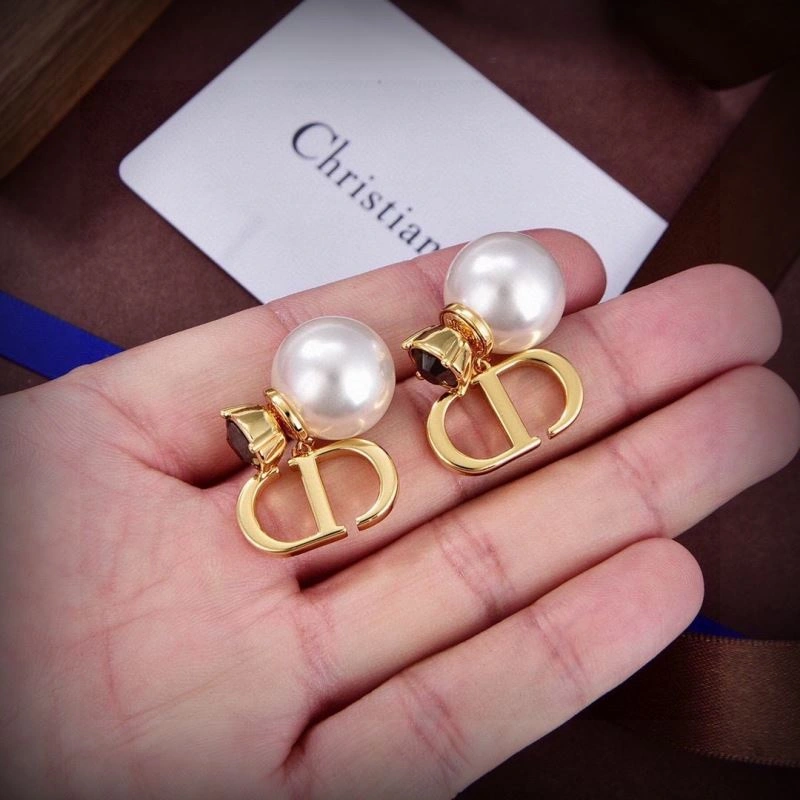 Accurate model Christian Dior Earrings