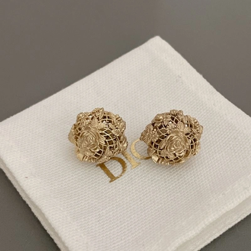 Top match Christian Dior Earrings