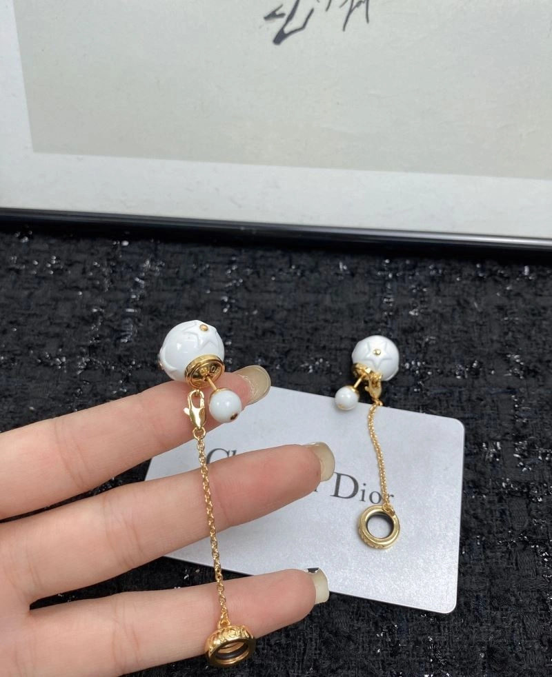 Low-cost Christian Dior Earrings