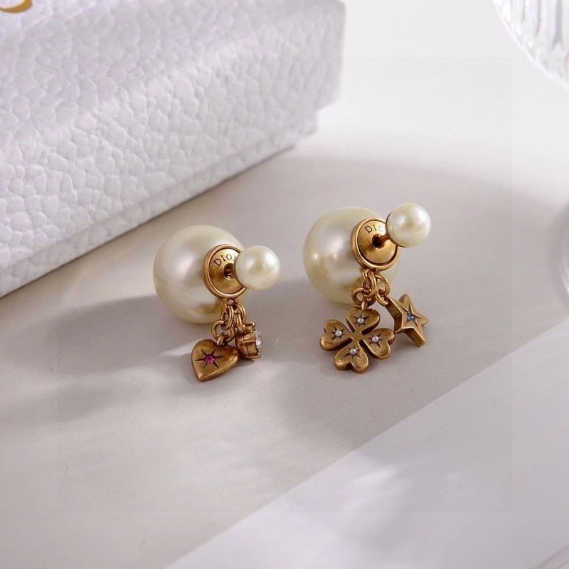 Top match Christian Dior Earrings