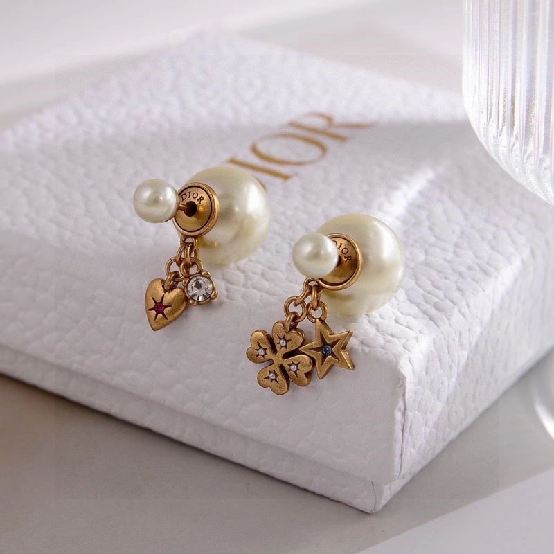 Top match Christian Dior Earrings