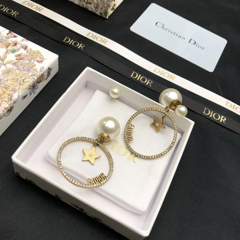 Cut-rate Christian Dior Earrings