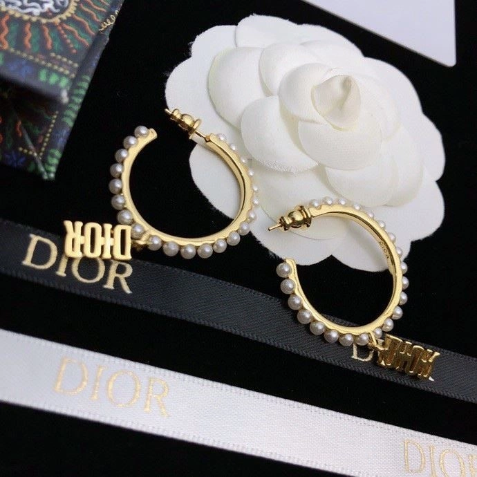 Indistinguishable Christian Dior Earrings