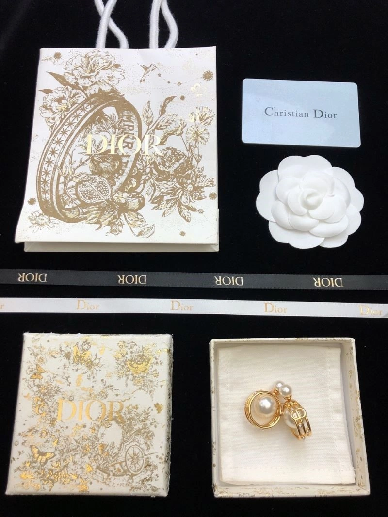 Legit Christian Dior Earrings