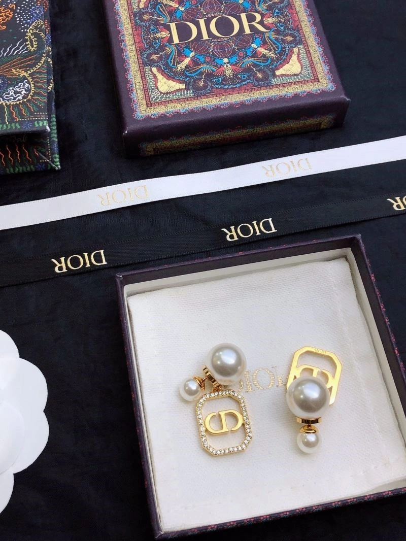Indistinguishable Christian Dior Earrings