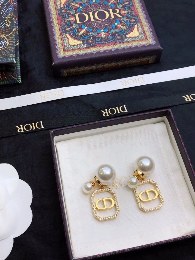 Indistinguishable Christian Dior Earrings