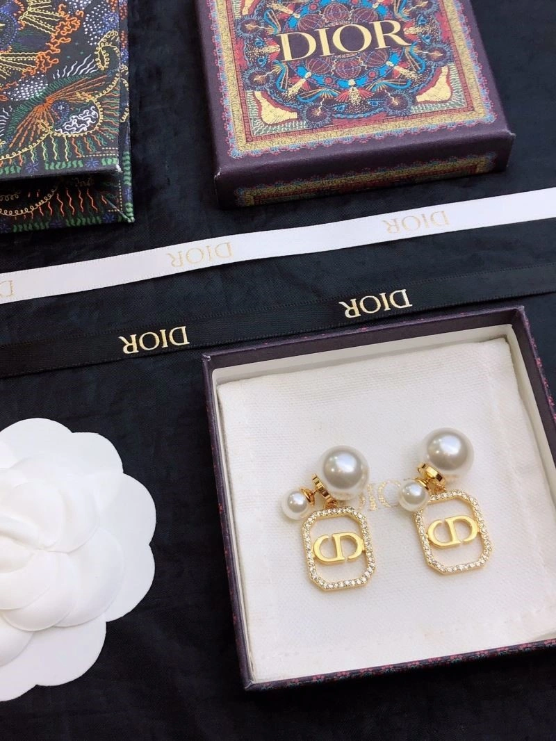 Indistinguishable Christian Dior Earrings