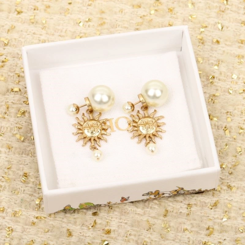 Top match Christian Dior Earrings