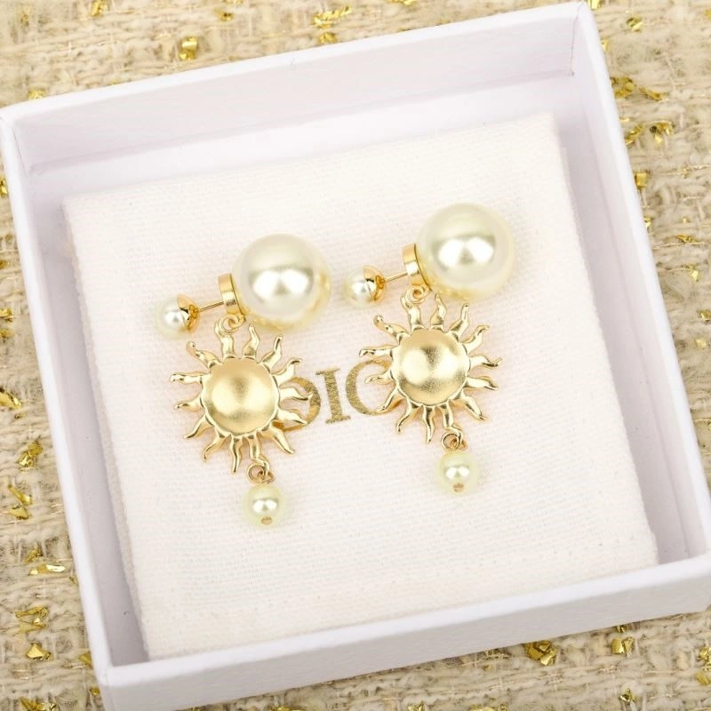 Top match Christian Dior Earrings