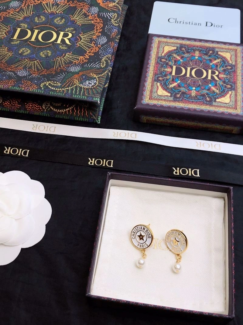 Cut-rate Christian Dior Earrings