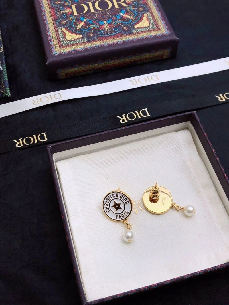 Cut-rate Christian Dior Earrings