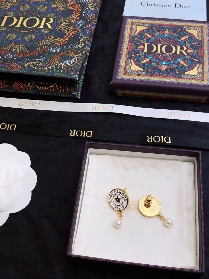 Cut-rate Christian Dior Earrings