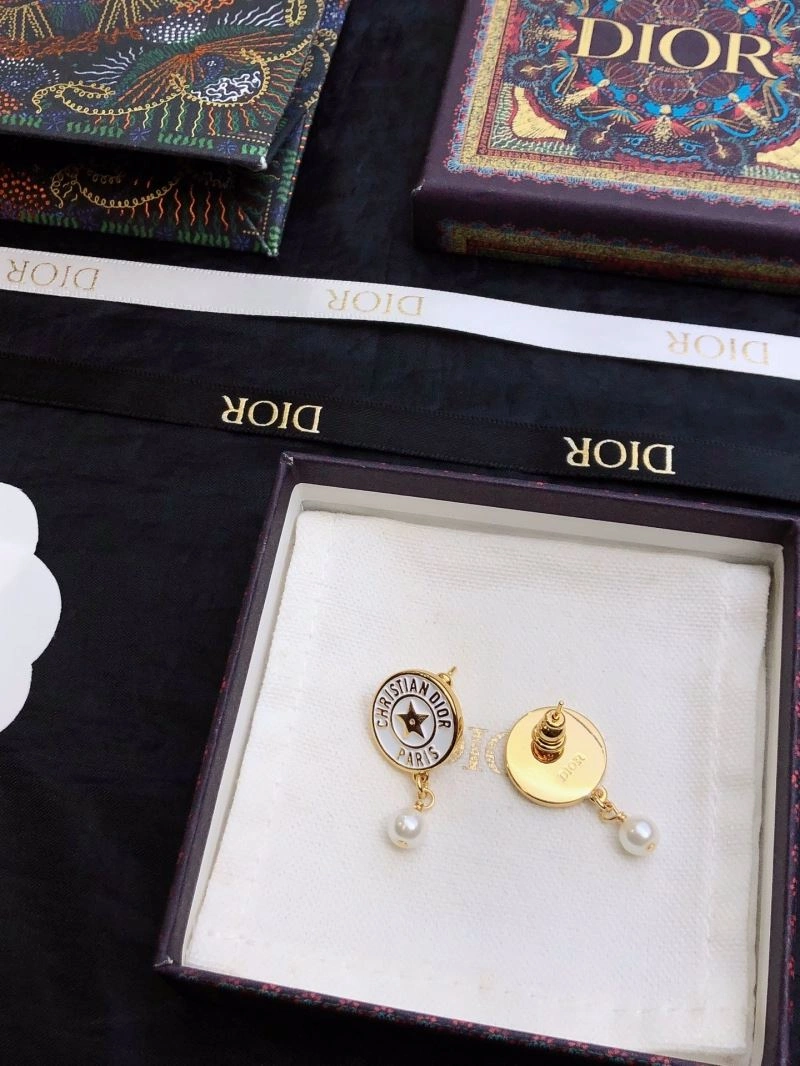 Cut-rate Christian Dior Earrings