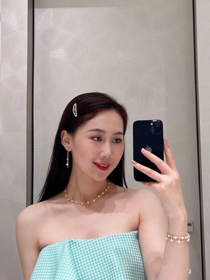 Inexpensive Christian Dior Earrings