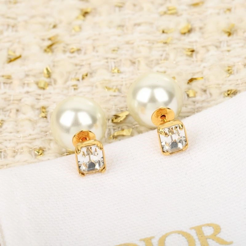 Cut-rate Christian Dior Earrings