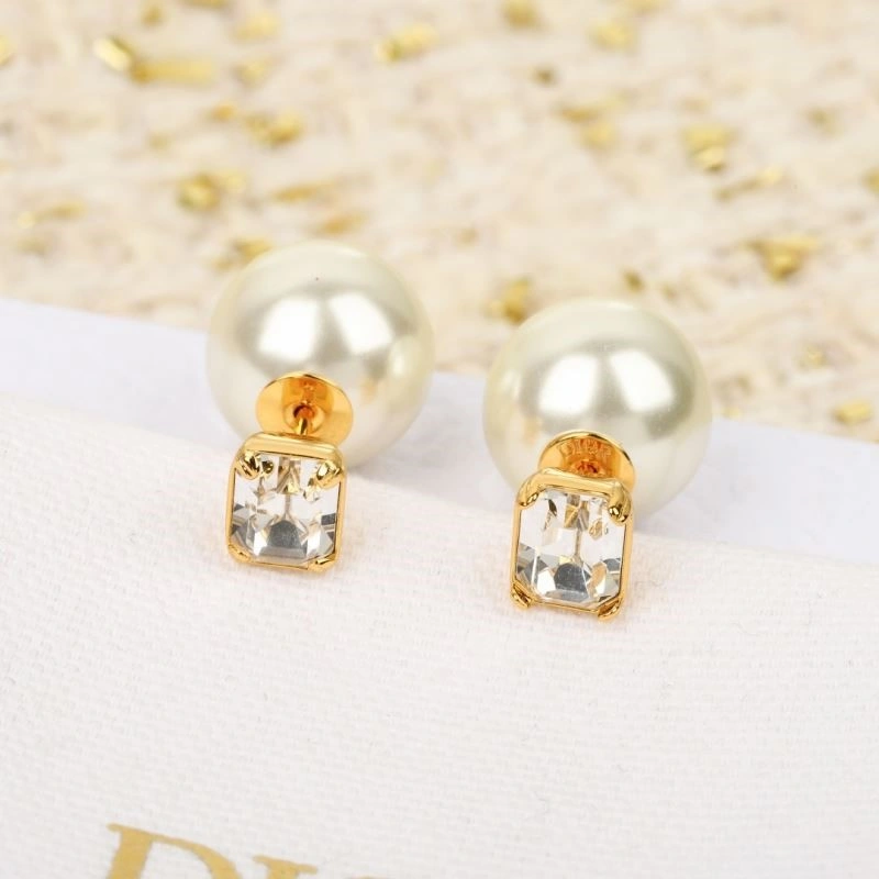 Cut-rate Christian Dior Earrings